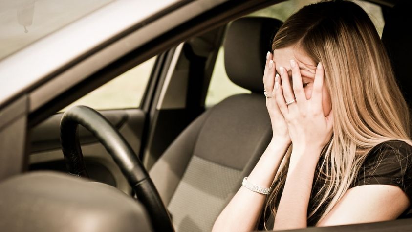 MAL D'AUTO: CONSIGLI PER VIAGGIARE SICURI - AgoraNews